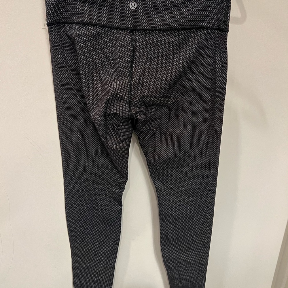 Lululemon Black & White Mini Pattern Leggings - Gem